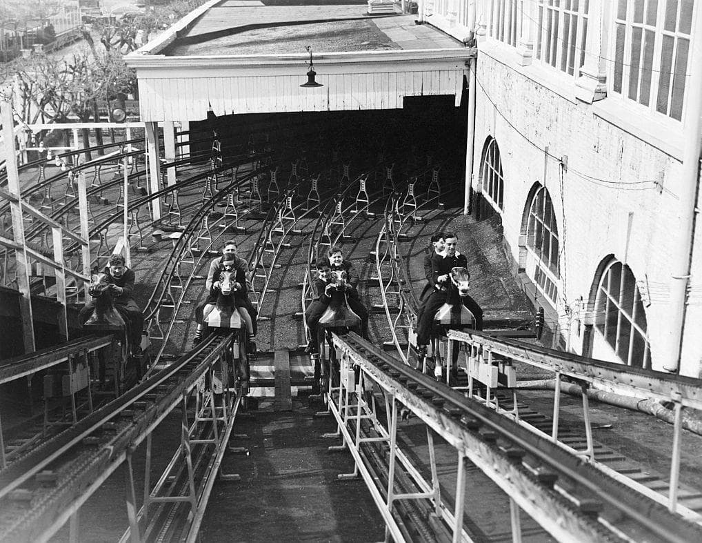 28 Historical Pictures Of New York's Famous Coney Island