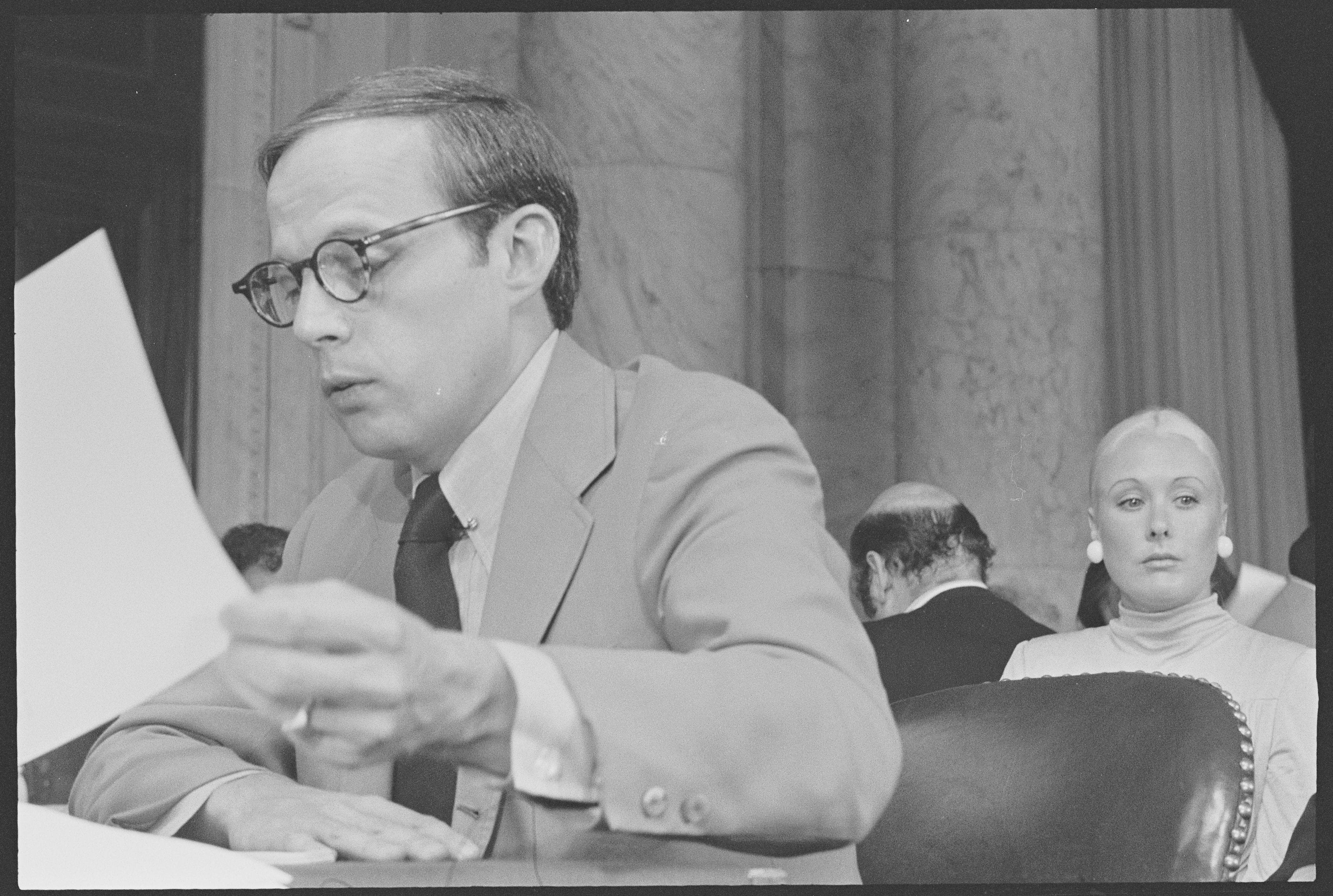 27 Amazing Photos From The Aftermath Of Watergate