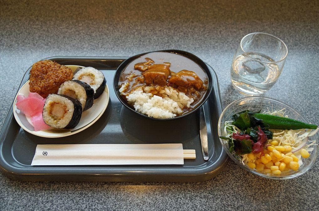 13 Interesting Things You Never Knew About Airplane Food