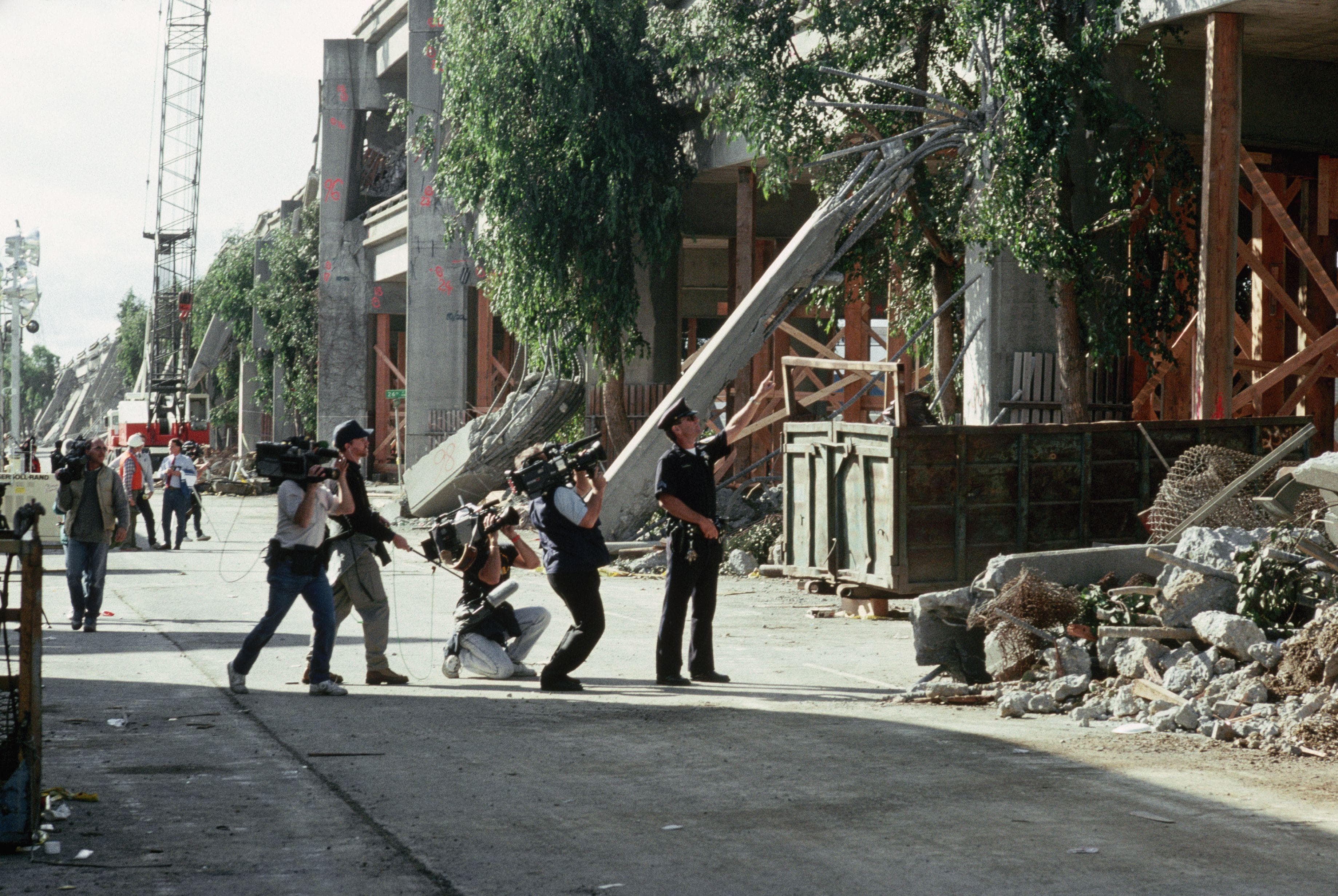16 Devastating Photos From The 1989 Loma Prieta Earthquake