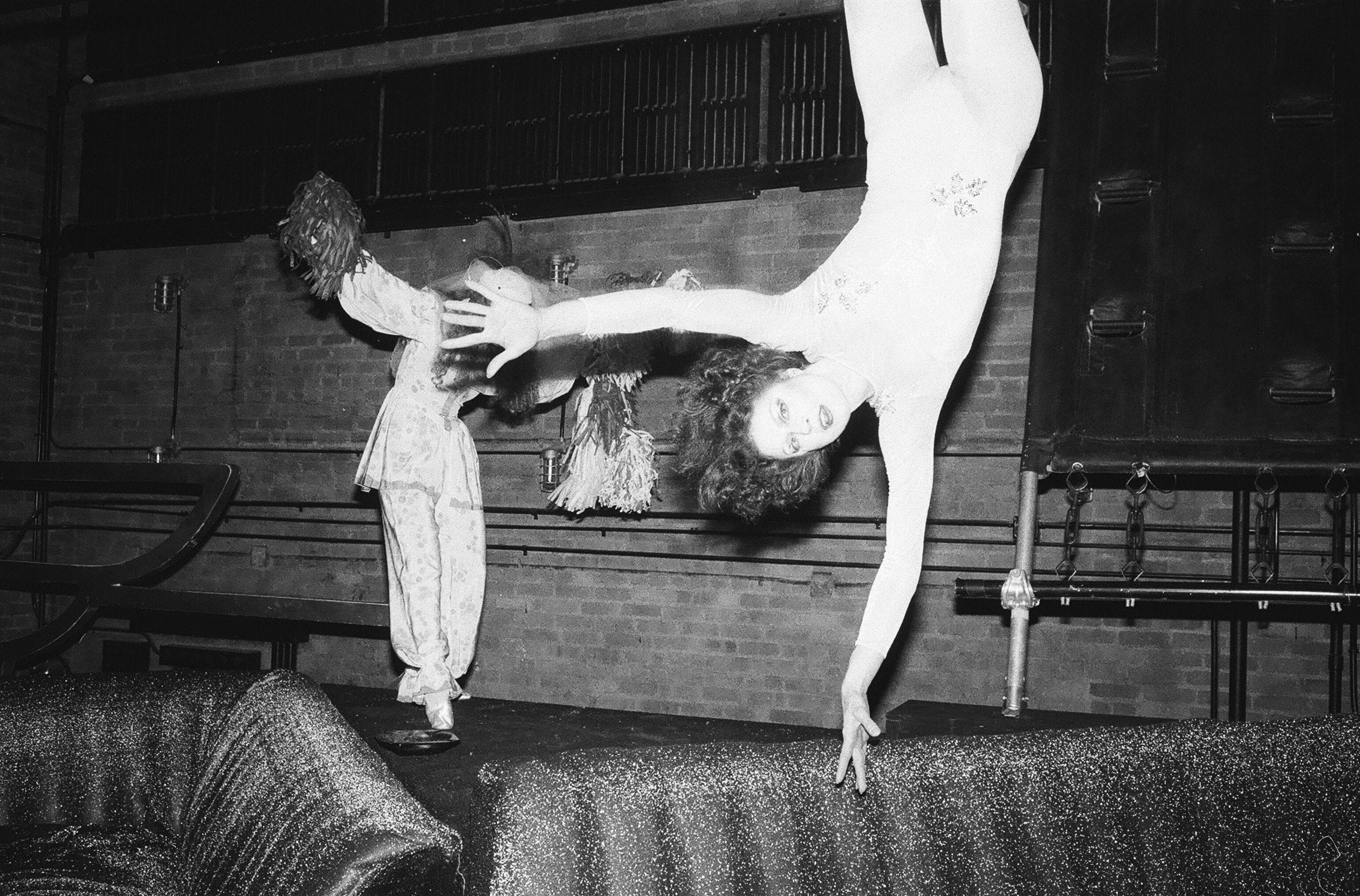 20 Vintage Photos From NYC's Notoriously Wild Studio 54