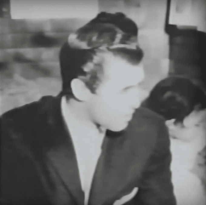 Infamous Photos That May Very Well Contain Aliens