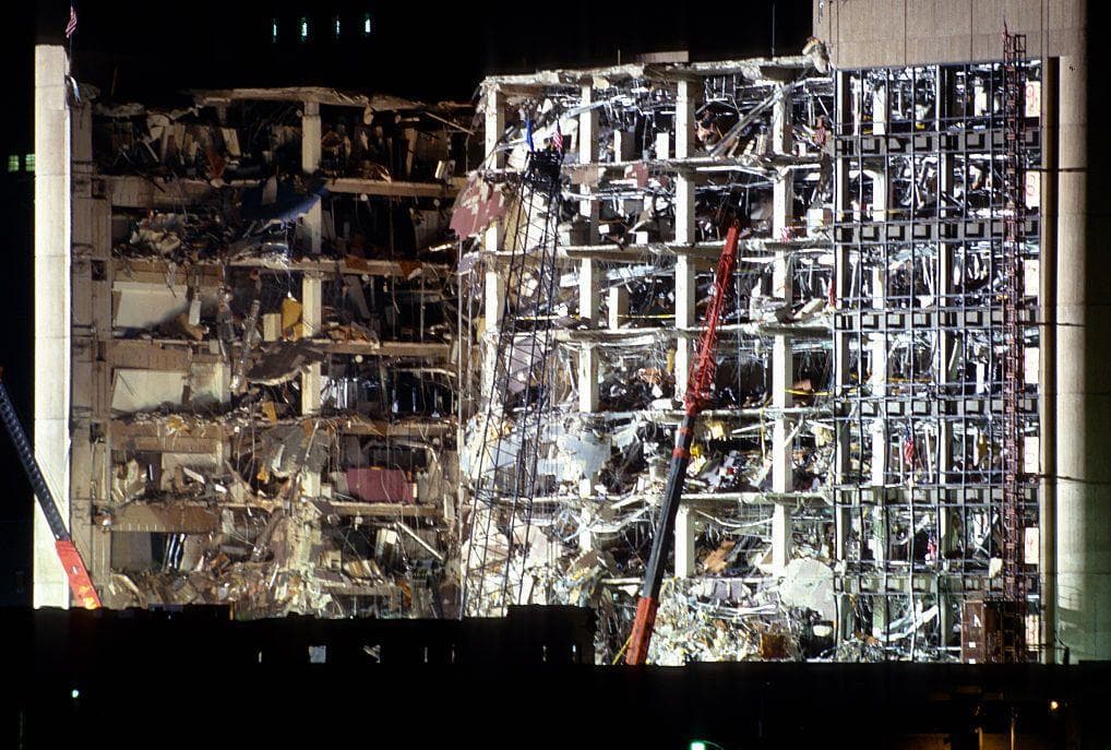 28 Photos From The Aftermath Of The Oklahoma City Bombing
