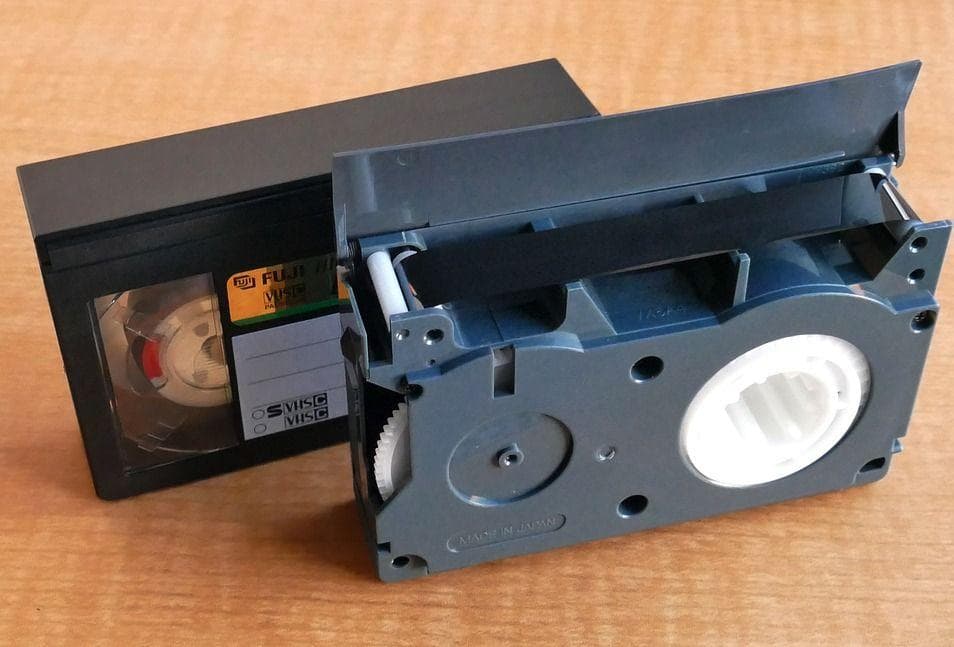13 Things You Remember If You Grew Up On VHS Tapes
