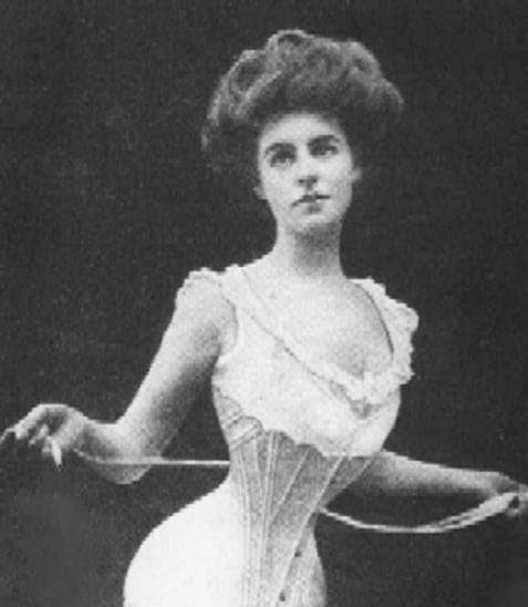 18 Strange Beauty Standards from History That Would be Totally Gross