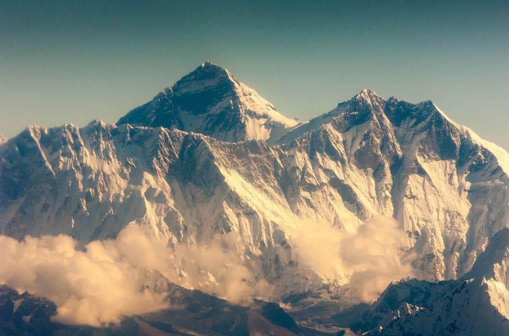 15 Chilling Details About The Deadliest Everest Climb In History