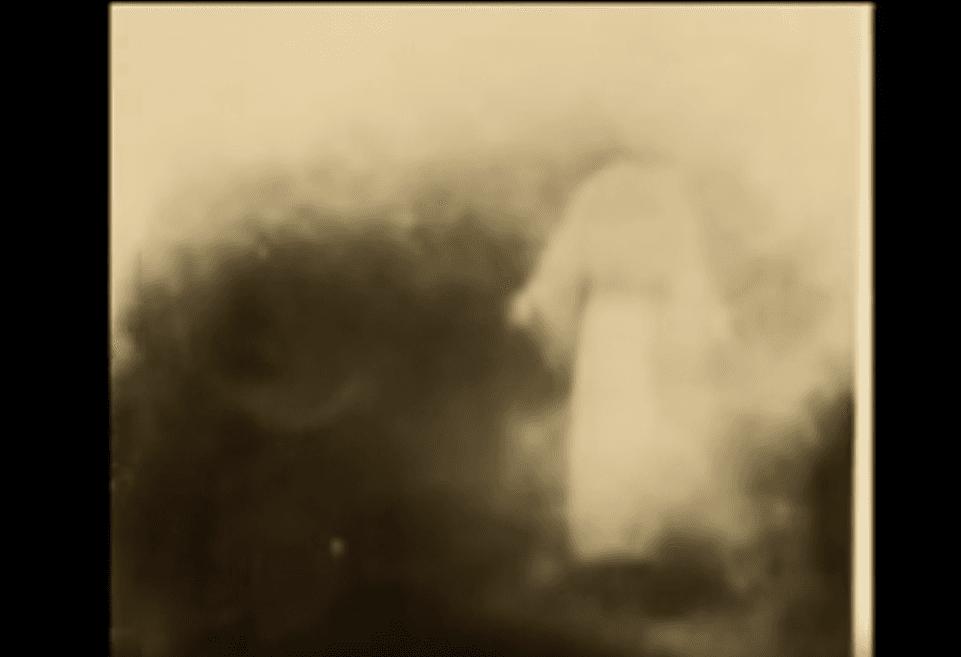 15 Creepy Photos That Allegedly Show a Risen Jesus Christ