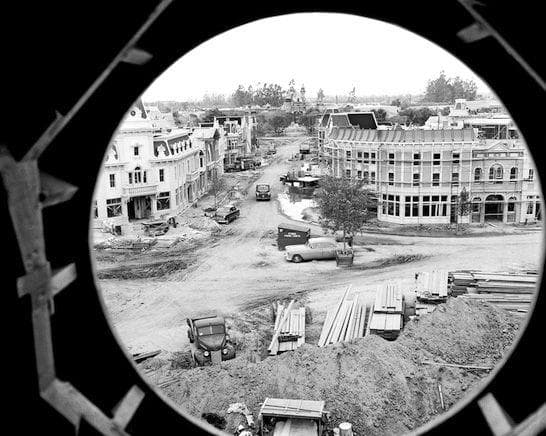 21 Amazing Photos Of Your Favorite Disney Rides Under Construction