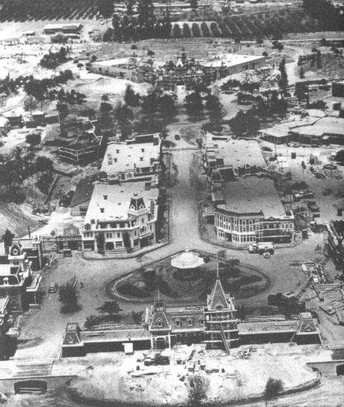 21 Amazing Photos Of Your Favorite Disney Rides Under Construction