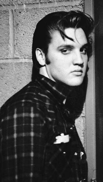 13 Conspiracy Theories About The Death Of Elvis Presley