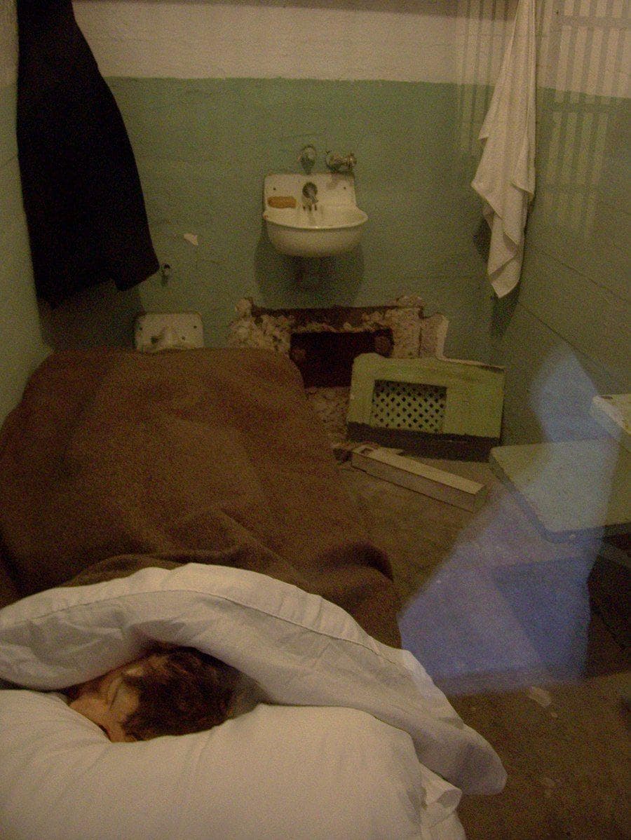 The Only Prisoners To Ever Escape Alcatraz Made Shockingly Lifelike ...