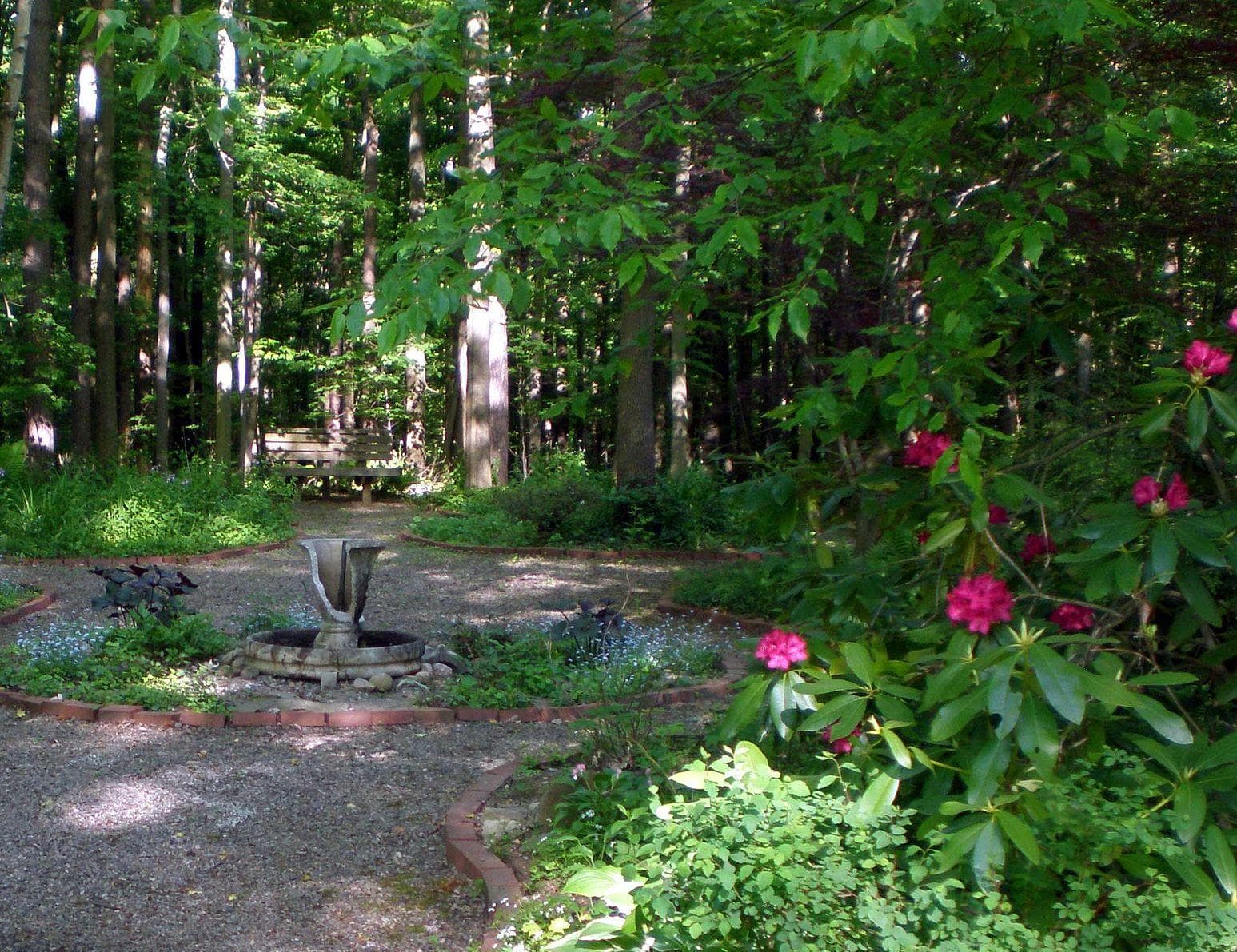 Inside Lily Dale, The Town Where Ghosts Live Alongside The Living