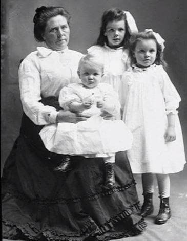The Crimes Of Nannie Doss, The Sweet Old Lady Who Poisoned Her Family