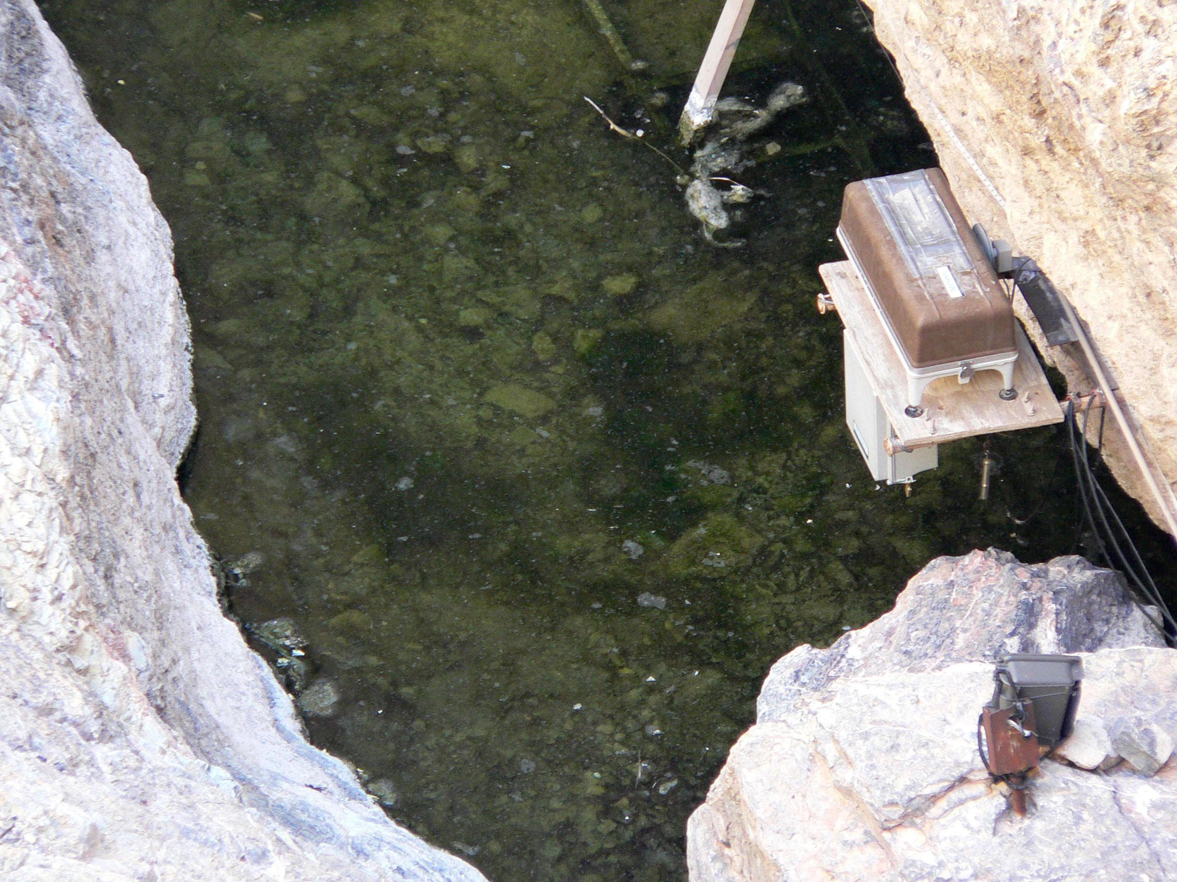 The Craziest Things About Devil's Hole, An Eerie Alien Geology On Earth