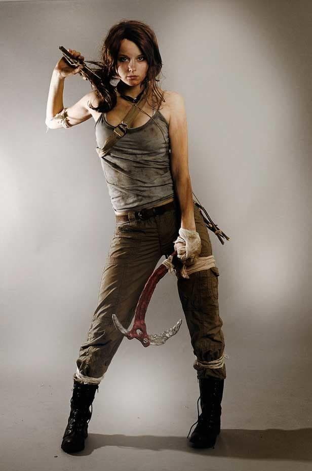 18 Best Lara Croft Cosplay Costumes Ever, Ranked By Fans