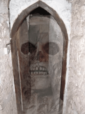 Families Killed Each Other At Leap Castle, A Centuries-Old Paranormal ...