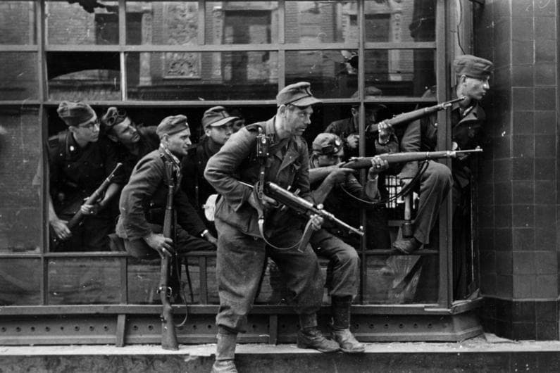 How Thousands Of Allied Prisoners Of War Used Monopoly To Escape Nazi ...