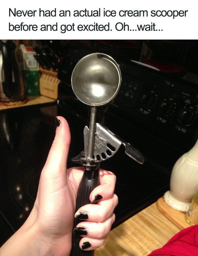 19 Funny Photos That Depict the Horror of Being Left Handed