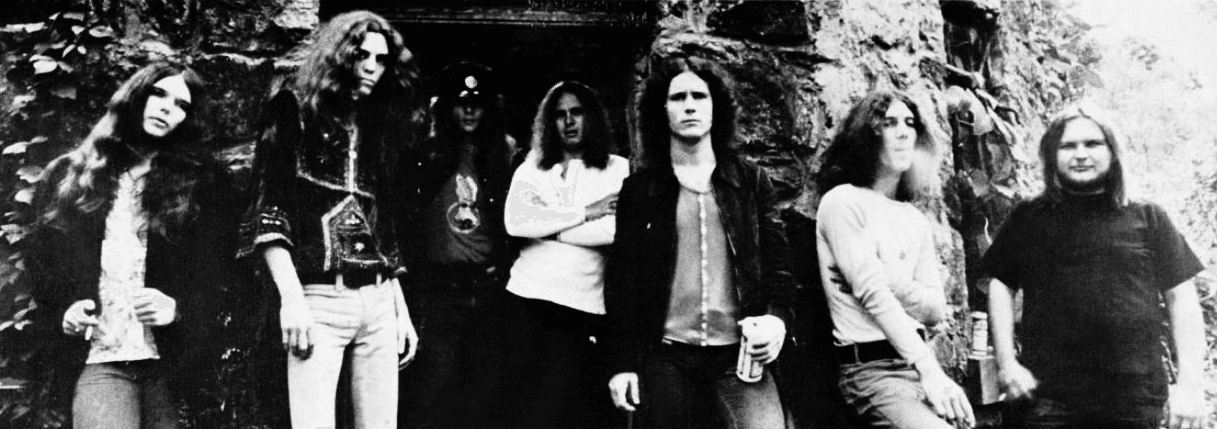 The Truth About The Infamous Lynyrd Skynyrd Plane Crash Is Even ...