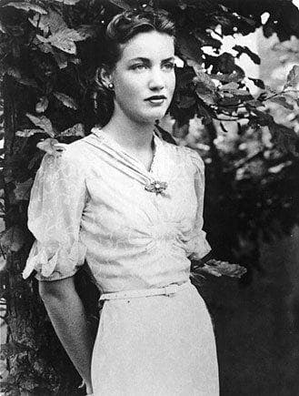 Jackie Kennedy's Cousins Went From Wealth To Squalor In The Biggest ...