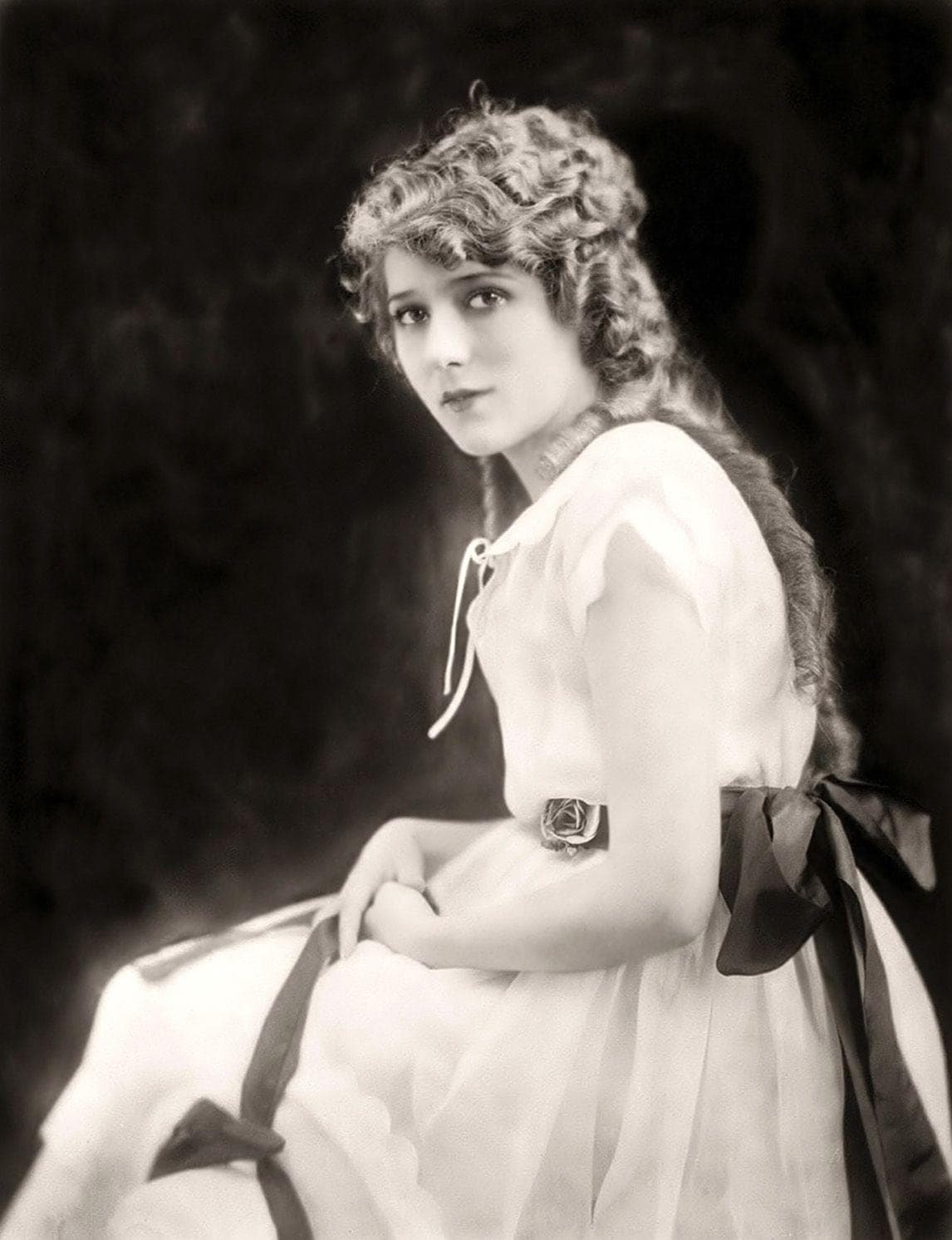 The Hottest Makeup Trends From Every Decade Of The 20th Century