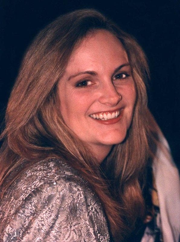 How Heiress Patty Hearst Became A Gun-Wielding Leftwing Terrorist