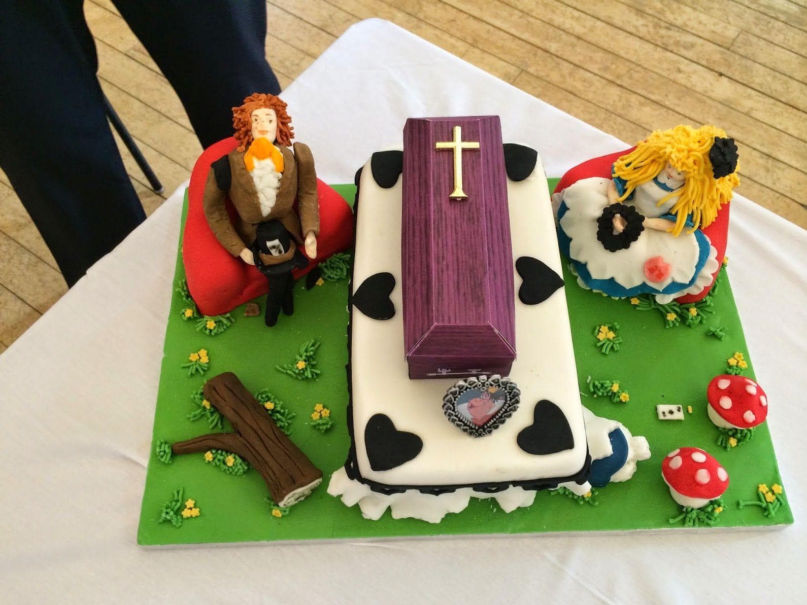 15 Funny Funeral Cakes That Bring Humor to Death