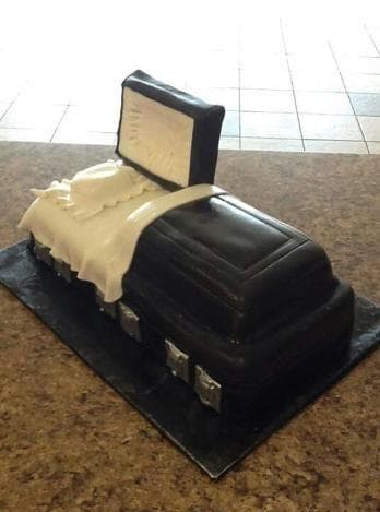 15 Funny Funeral Cakes That Bring Humor to Death