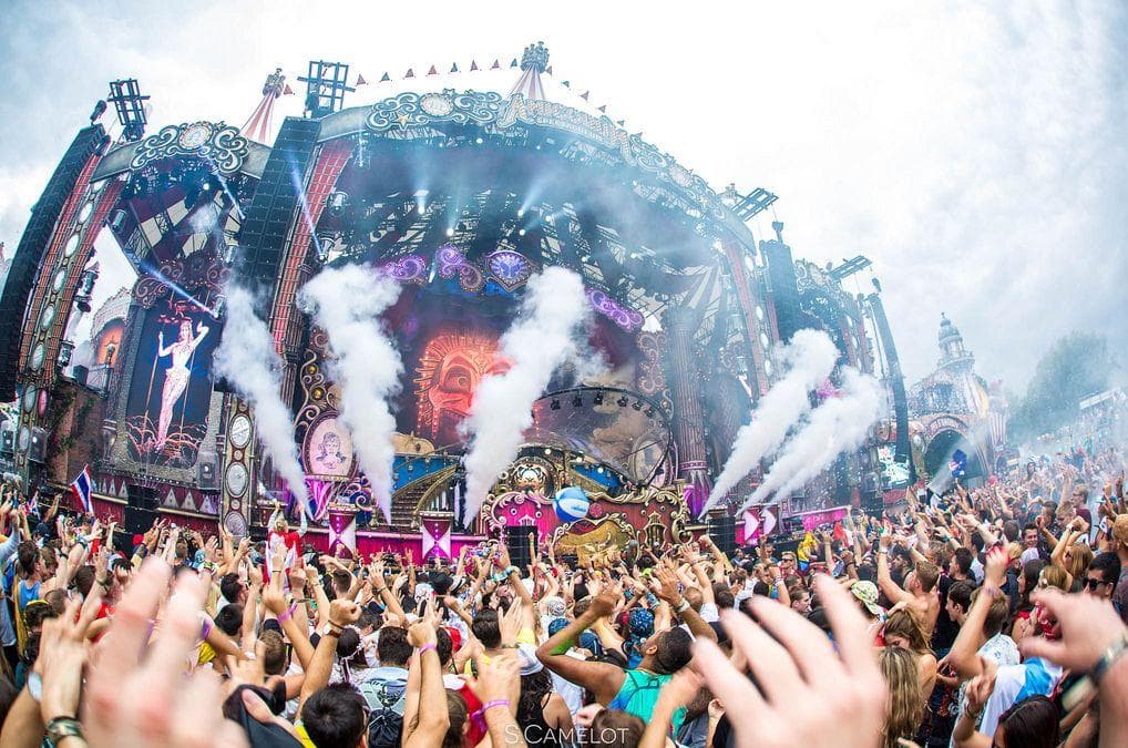 Raves In The '90s Were Dramatically Different Than Whatever Is Going On ...