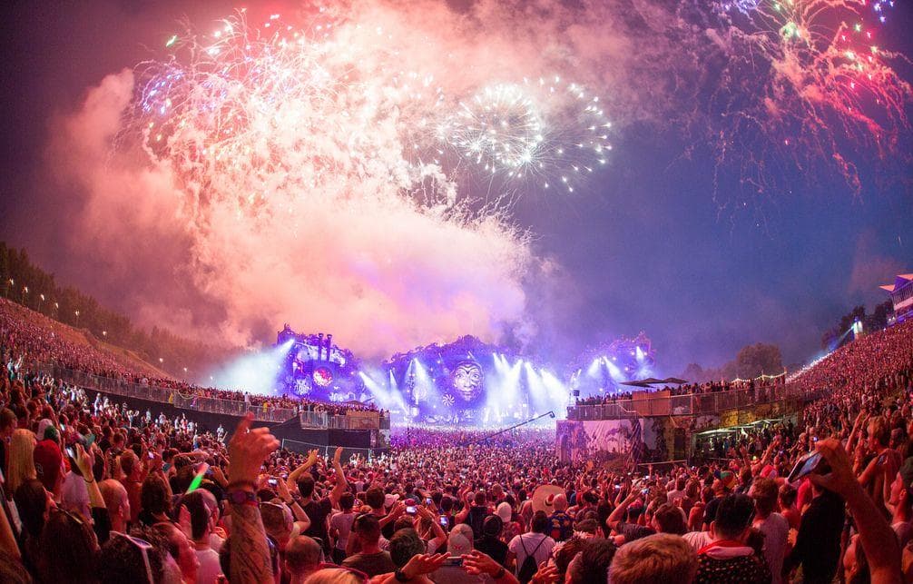 Raves In The '90s Were Dramatically Different Than Whatever Is Going On ...