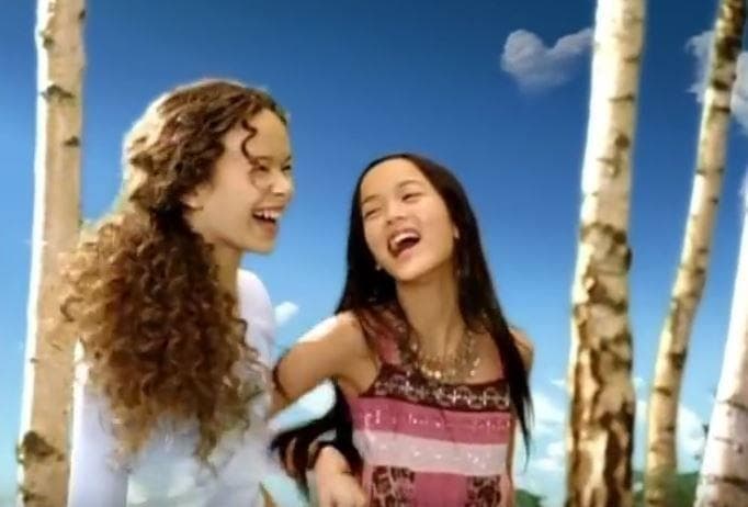 11 Once-Iconic '90s Brands That Basically Don't Exist Anymore