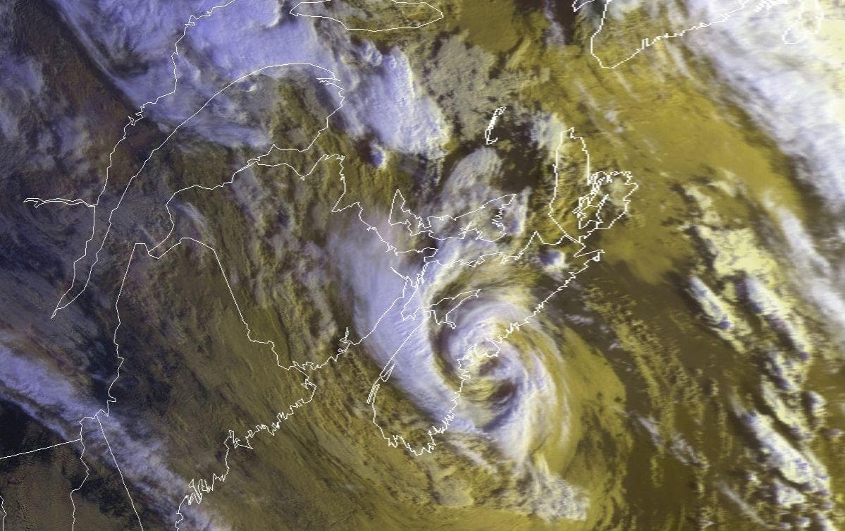 The Sad And Tragic Story Behind The Perfect Storm, The Shipwreck Story ...