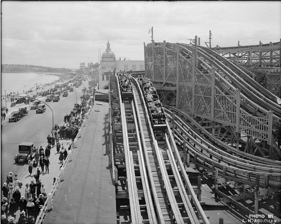 The 12 Most Ludicrously Dangerous Theme Park Rides Ever Created