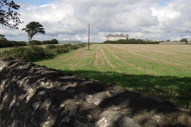 Ireland's Most Haunted House Hides The Story Of A Young Girl Sent Into ...