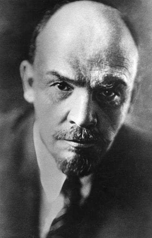 If You Go To Russia, You Can Visit Vladimir Lenin's Eerily Preserved ...