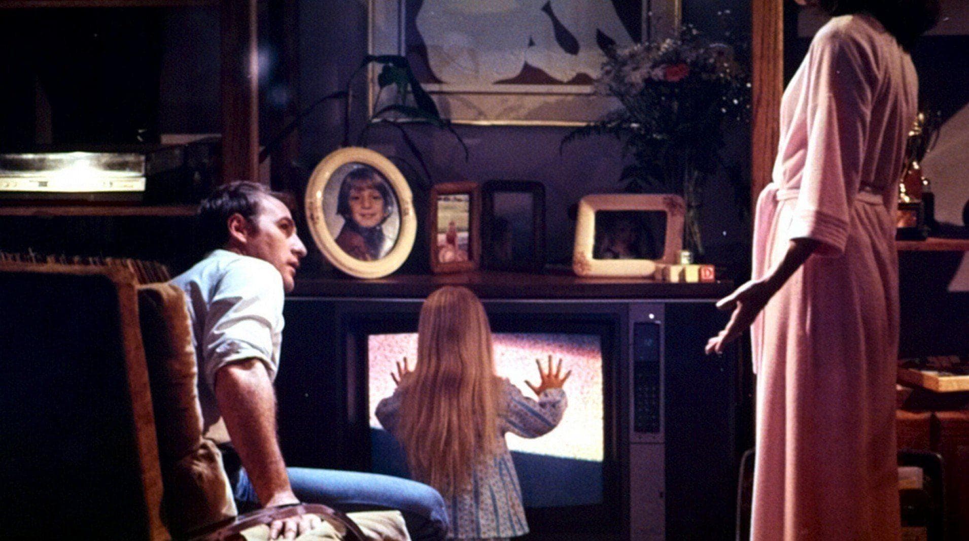 What's The Difference Between Ghosts & Poltergeists?