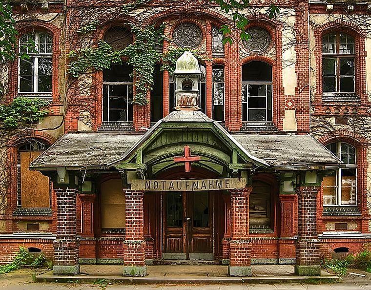 The Terrifying Beelitz-Heilstatten Hospital Is Allegedly Haunted By The ...