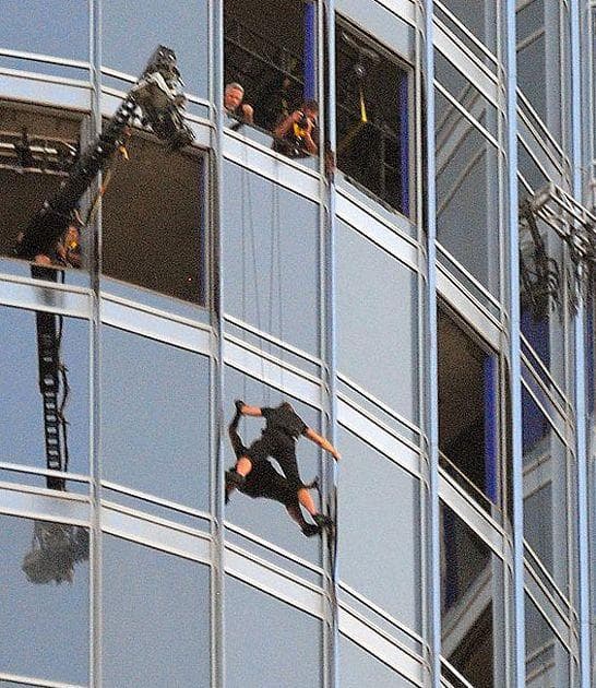 Behind The Scenes Images Of Special Effects You Had No Idea Were Practical