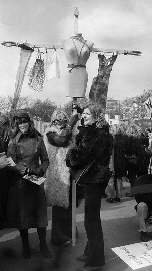 Historical Outfits Prove Women Weren't Always Shamed For Clothes
