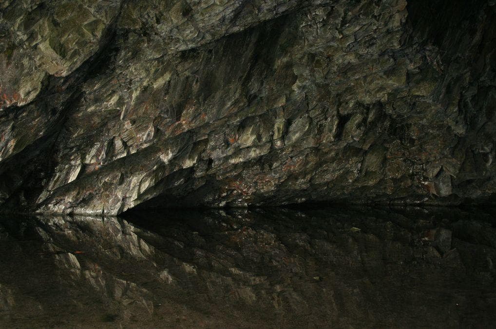 Over 100 People Couldn't Save John Jones From Suffocating While Trapped ...