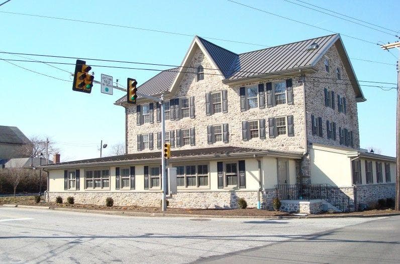 The Most Historic Bar In Every US State (50 Photos)