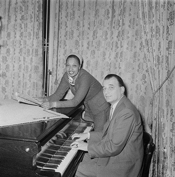 From Scantily-Clad Dancer To Revolutionary Spy, Josephine Baker Laughed ...