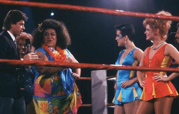 The True Story Behind GLOW, The Groundbreaking Women's Wrestling Show ...