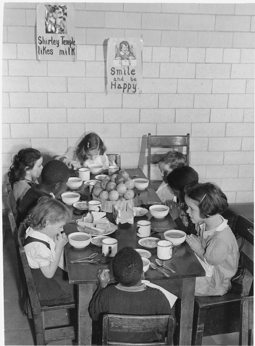 Here's What School Lunches Used To Look Like (22 Photos)