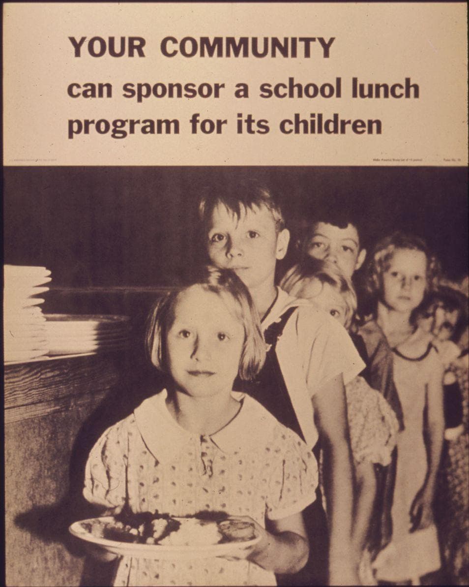 Here's What School Lunches Used To Look Like (22 Photos)