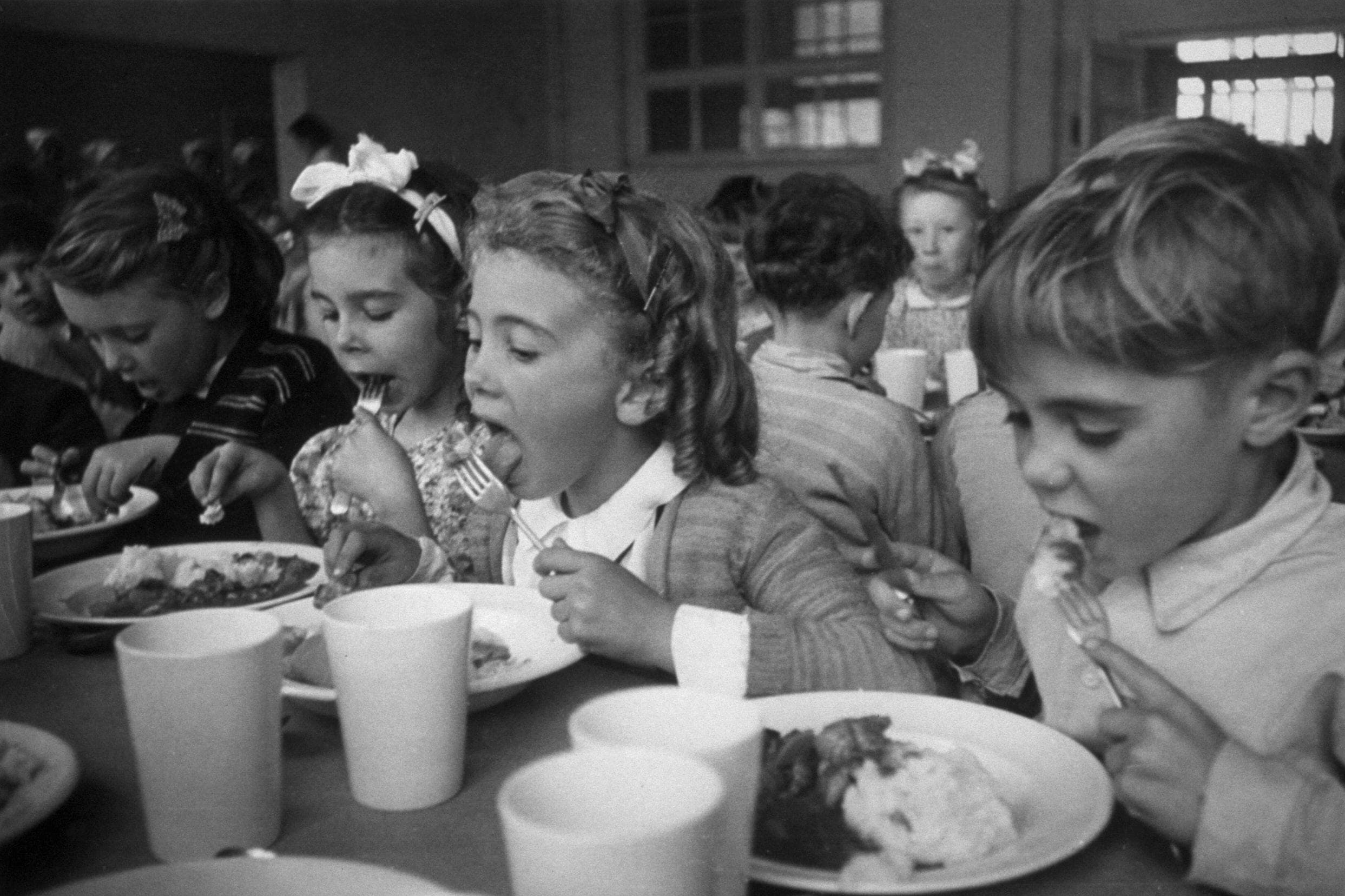 Here's What School Lunches Used To Look Like (22 Photos)