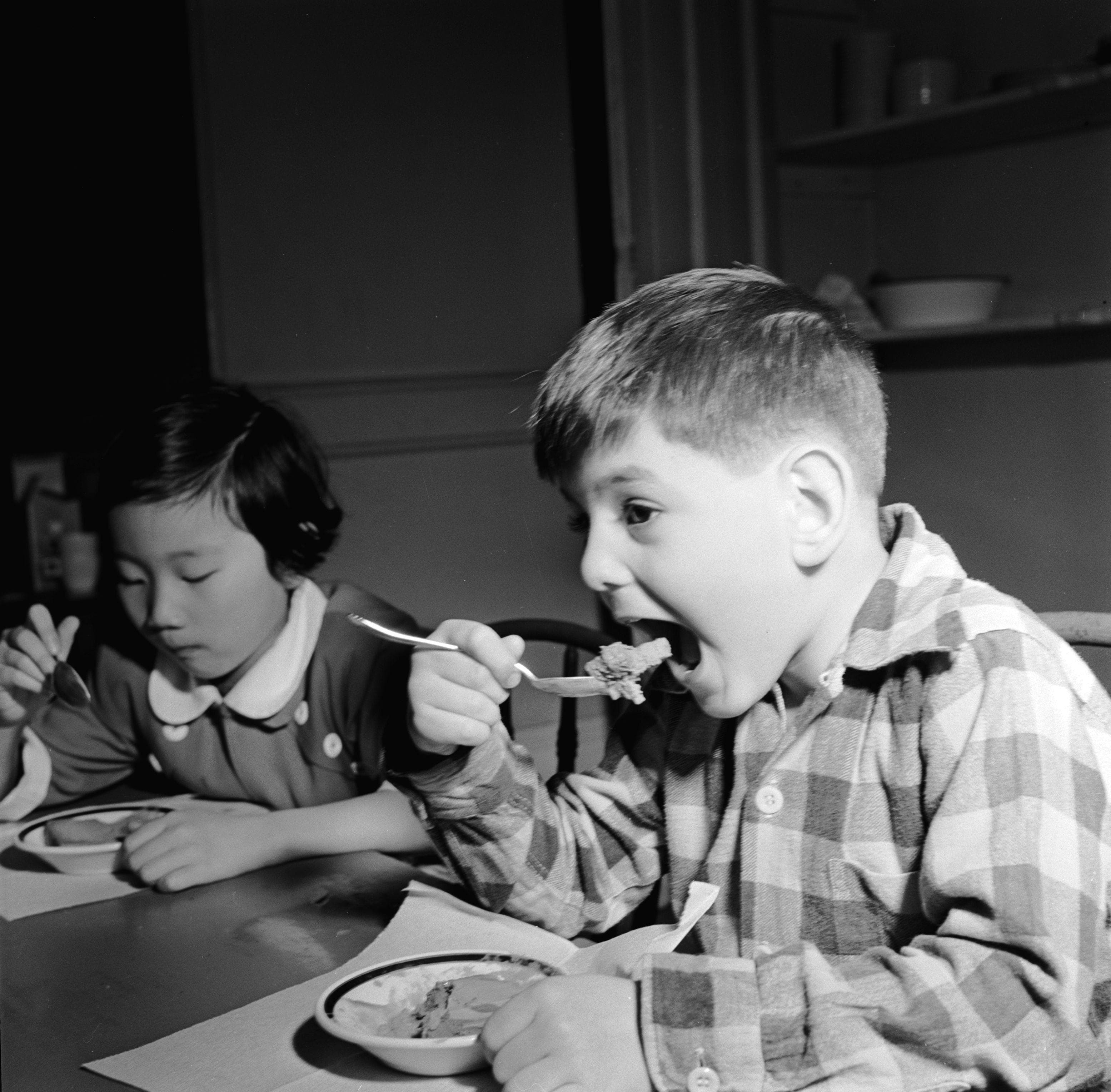 Here's What School Lunches Used To Look Like (22 Photos)