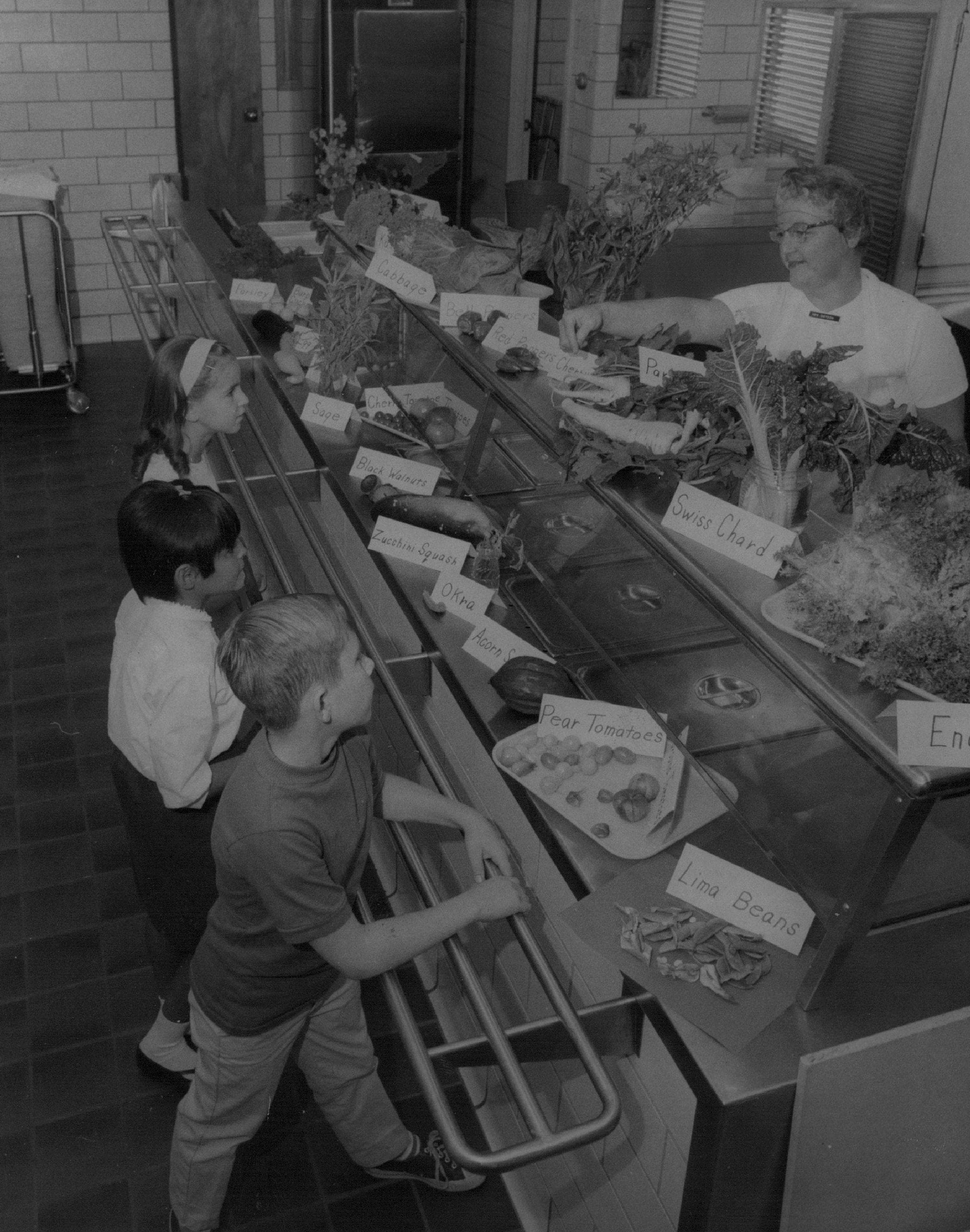 Here's What School Lunches Used To Look Like (22 Photos)