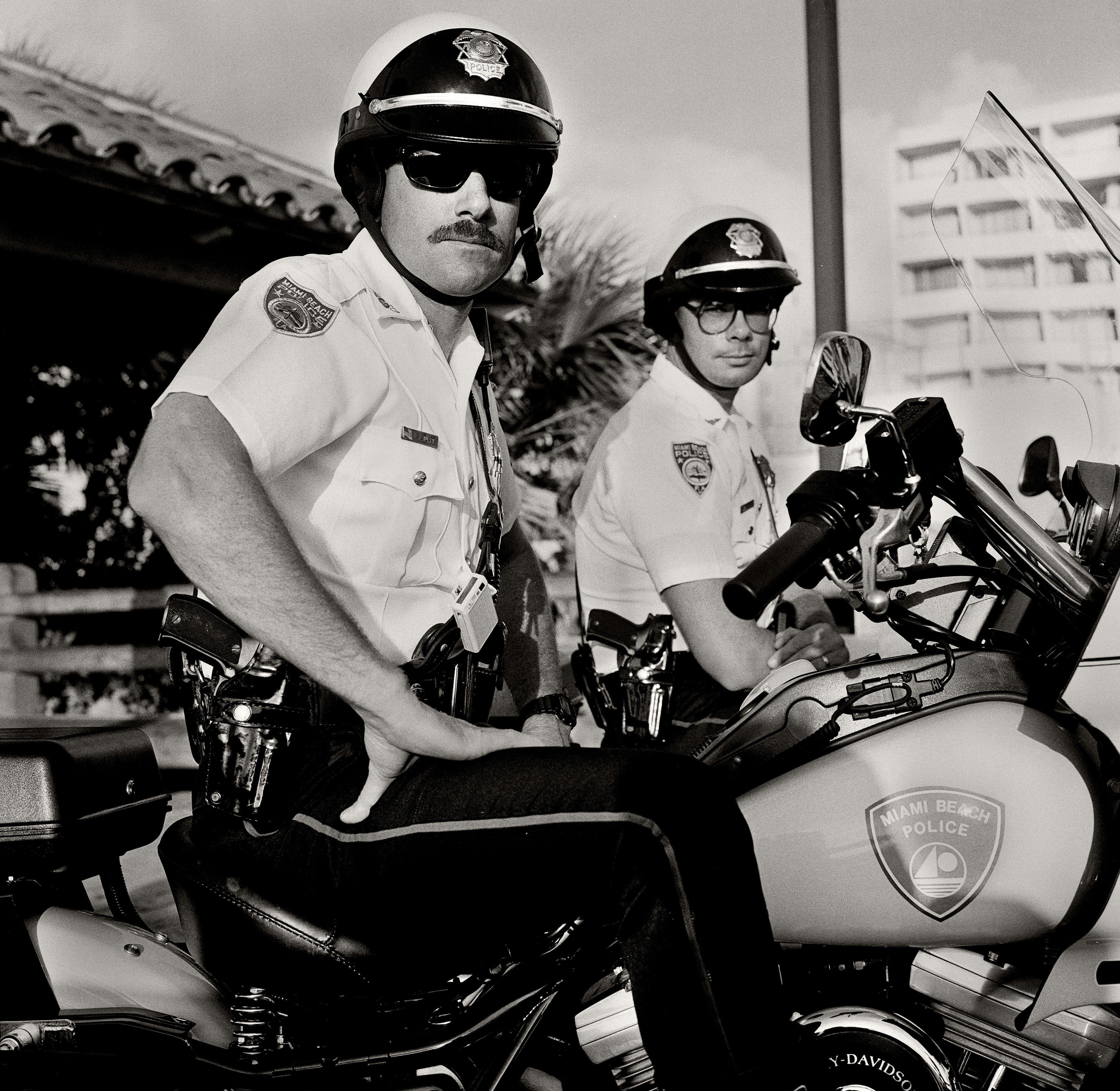 What US Police Officers Looked Liked Throughout History (23 Photos)