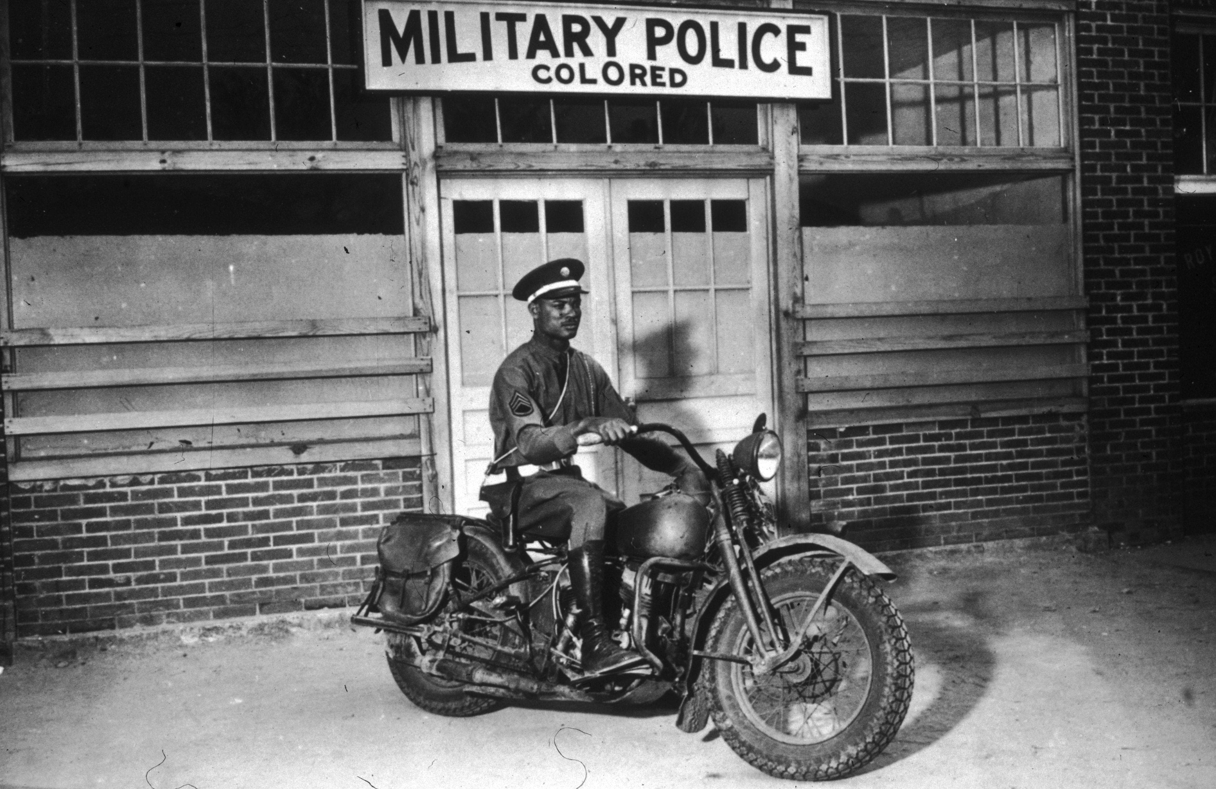 What US Police Officers Looked Liked Throughout History (23 Photos)